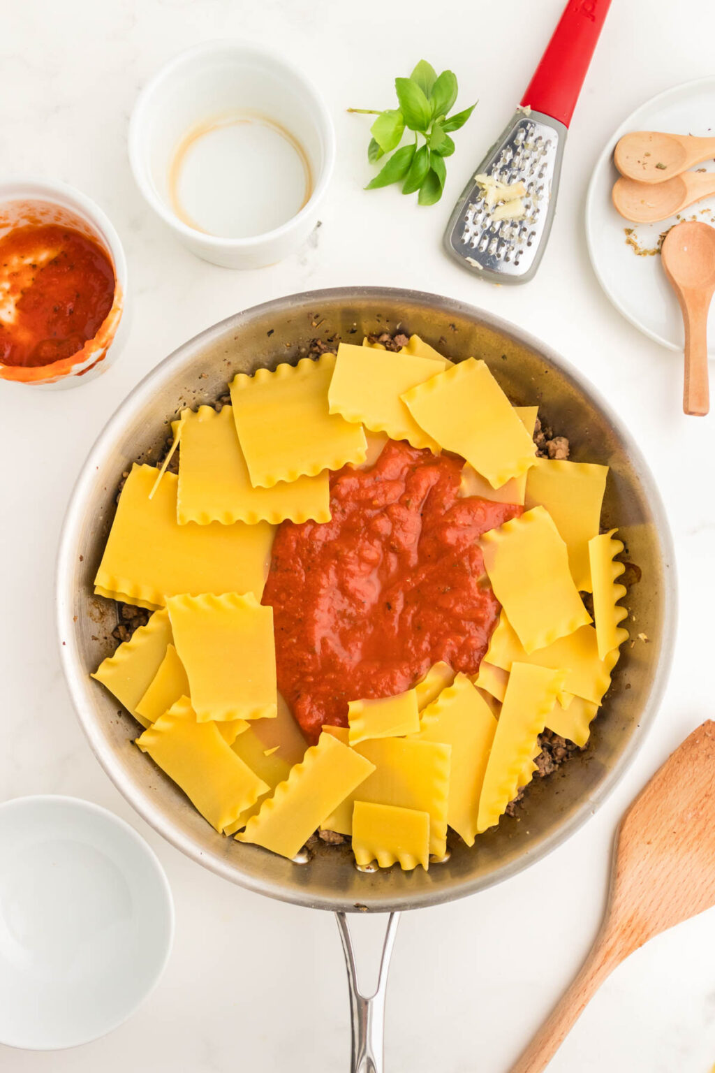Skillet Lasagna - easydinnerrecipes.com